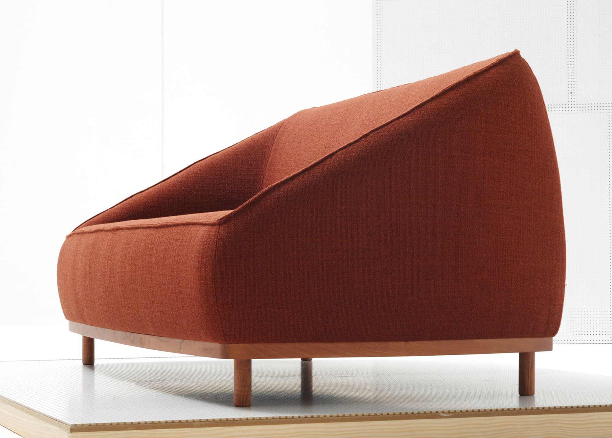 'Diseñamos piezas que nos gustaría tener en casa'. Entrevista con Yonoh ...