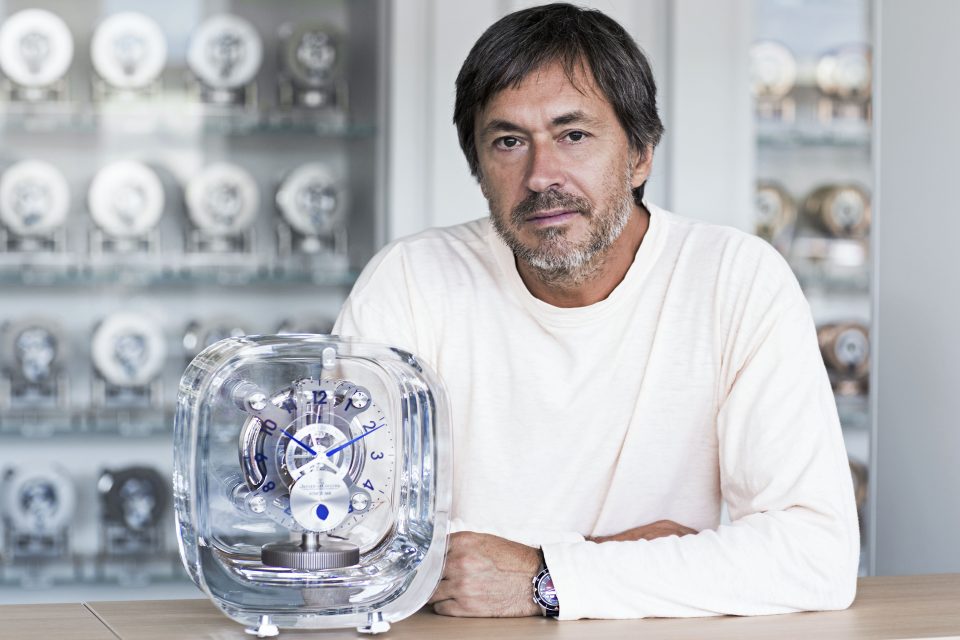 Simplicidad y funcionalidad en el diseño de Marc Newson