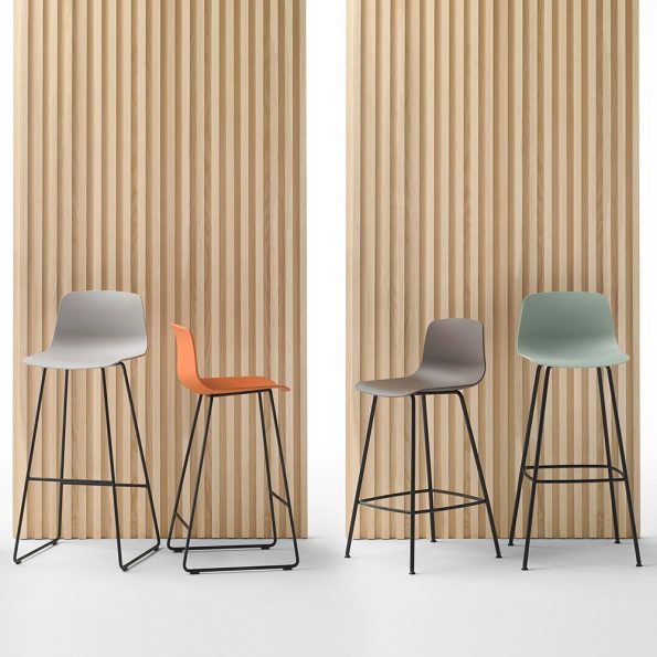 Taburetes modernos de diseño para la cocina